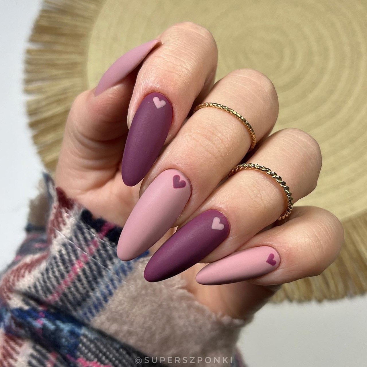 Unhas rosa claro: 20 ideias para você se inspirar