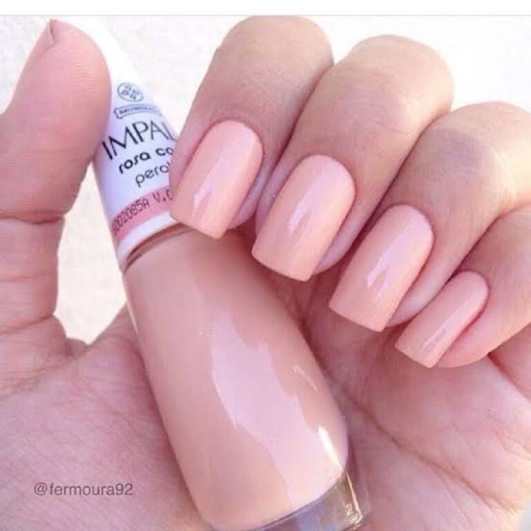 Unhas rosa claro: 20 ideias para você se inspirar